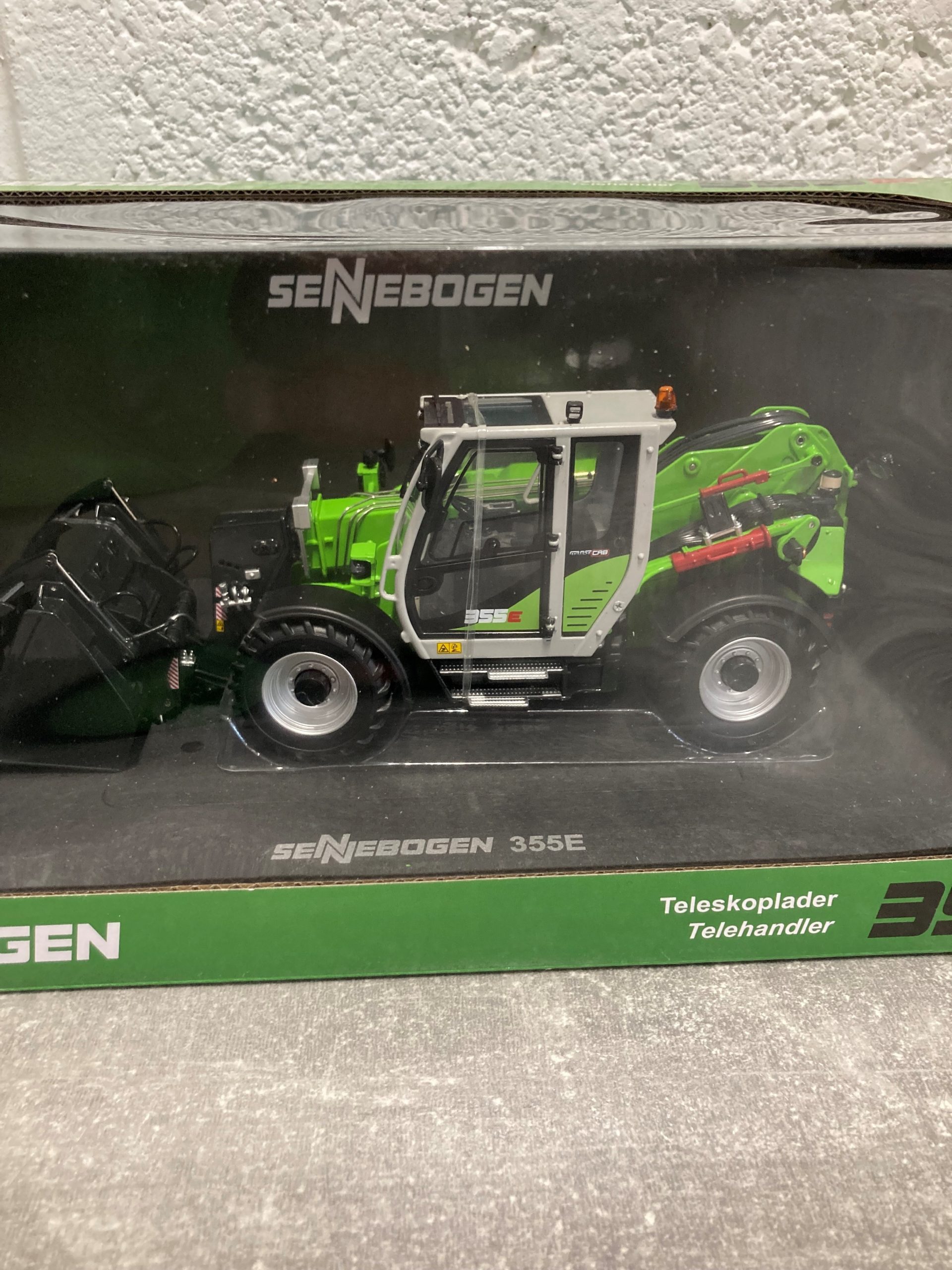 Cherry Picker Bburago Cast Bobcat TELEHANDLER With Working Pallet Fork ...